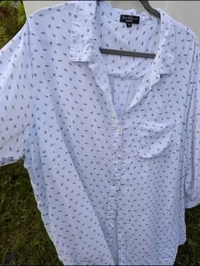 Velvet Heart | Tops | Velvet Heart White Leaf Print Button Up Plus 3x ...